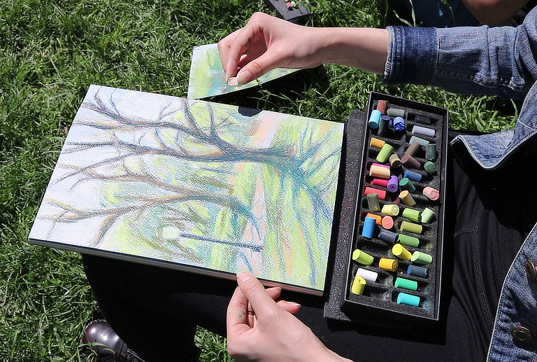 Art School Portfolio: Drawing from Life & Photos · Art Prof